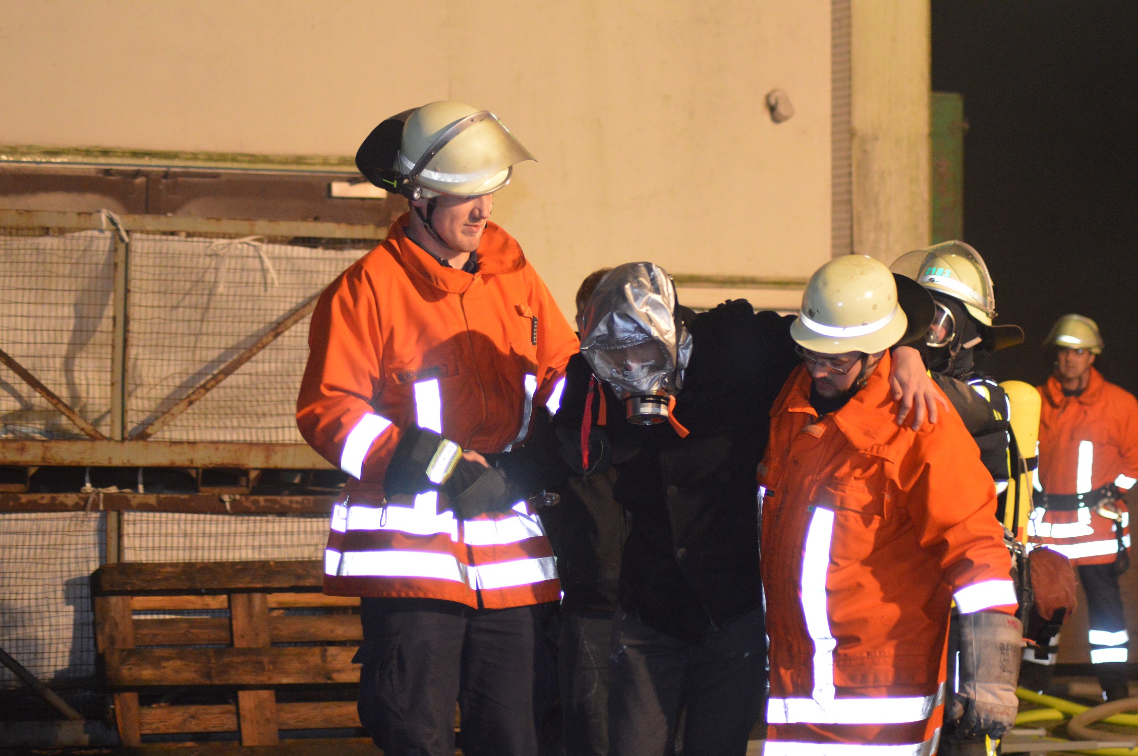 FFW Gifhorn-Kästorf - Herbstabschlussübung bei der LEVG in Groß Oesingen
